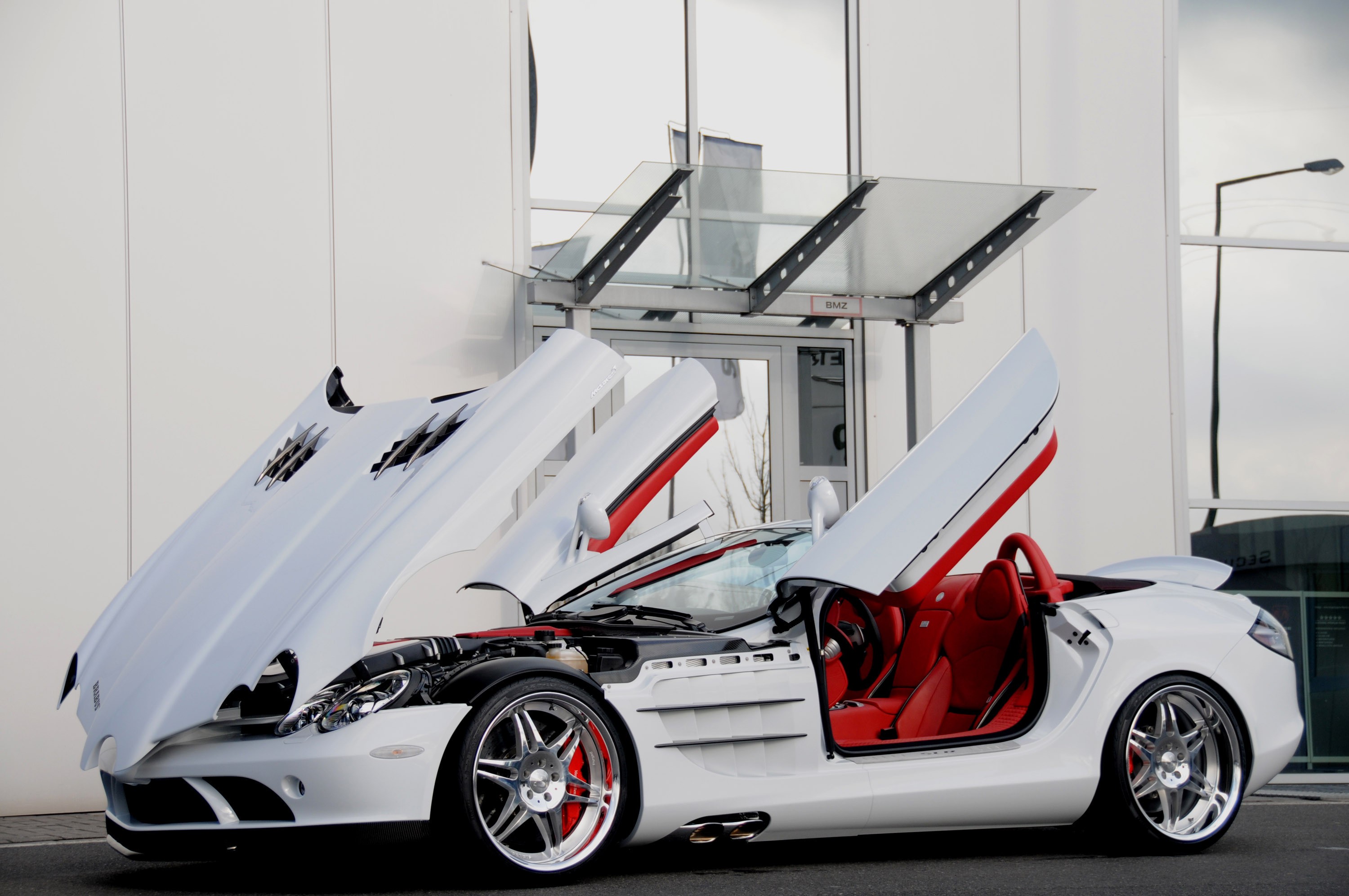 Mercedes: Sleek SLR with Gullwing Doors Wallpaper Free Download ...